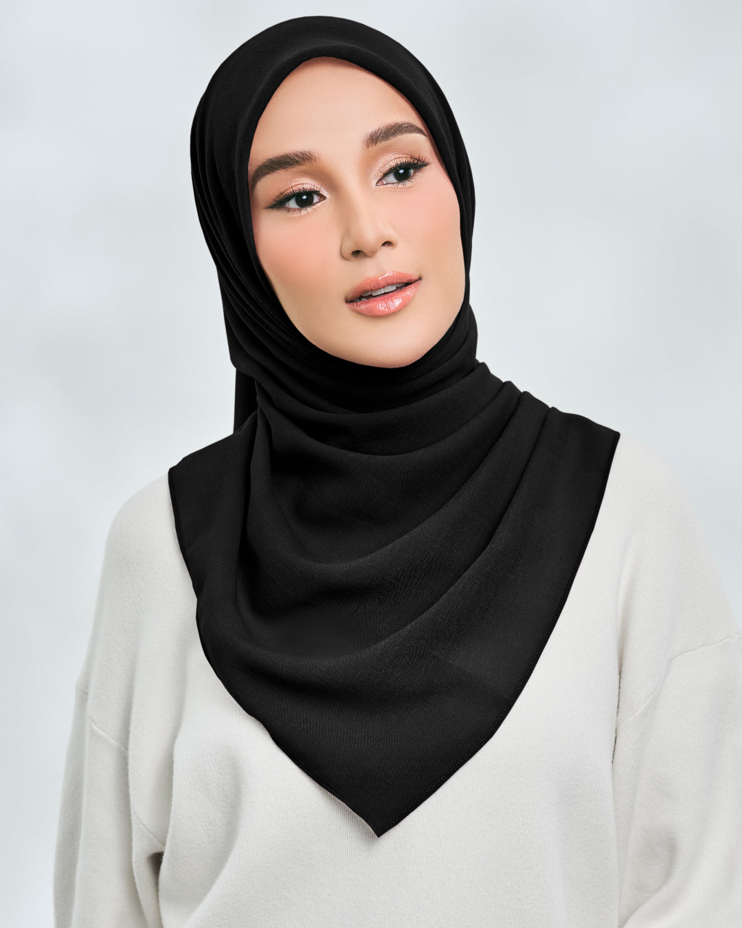 AZ NEUF SQUARE BLACK