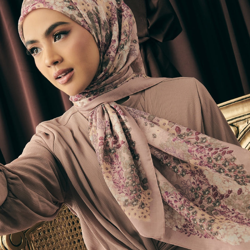 AZ FREYA CARMINE ROSE