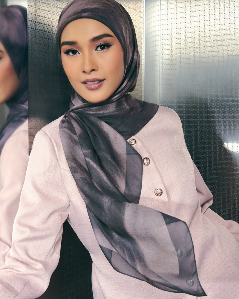 AZ AURELIA SQUARE AQUILA