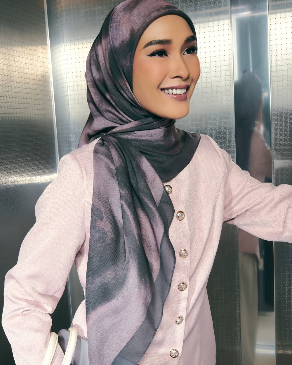 AZ AURELIA SQUARE AQUILA